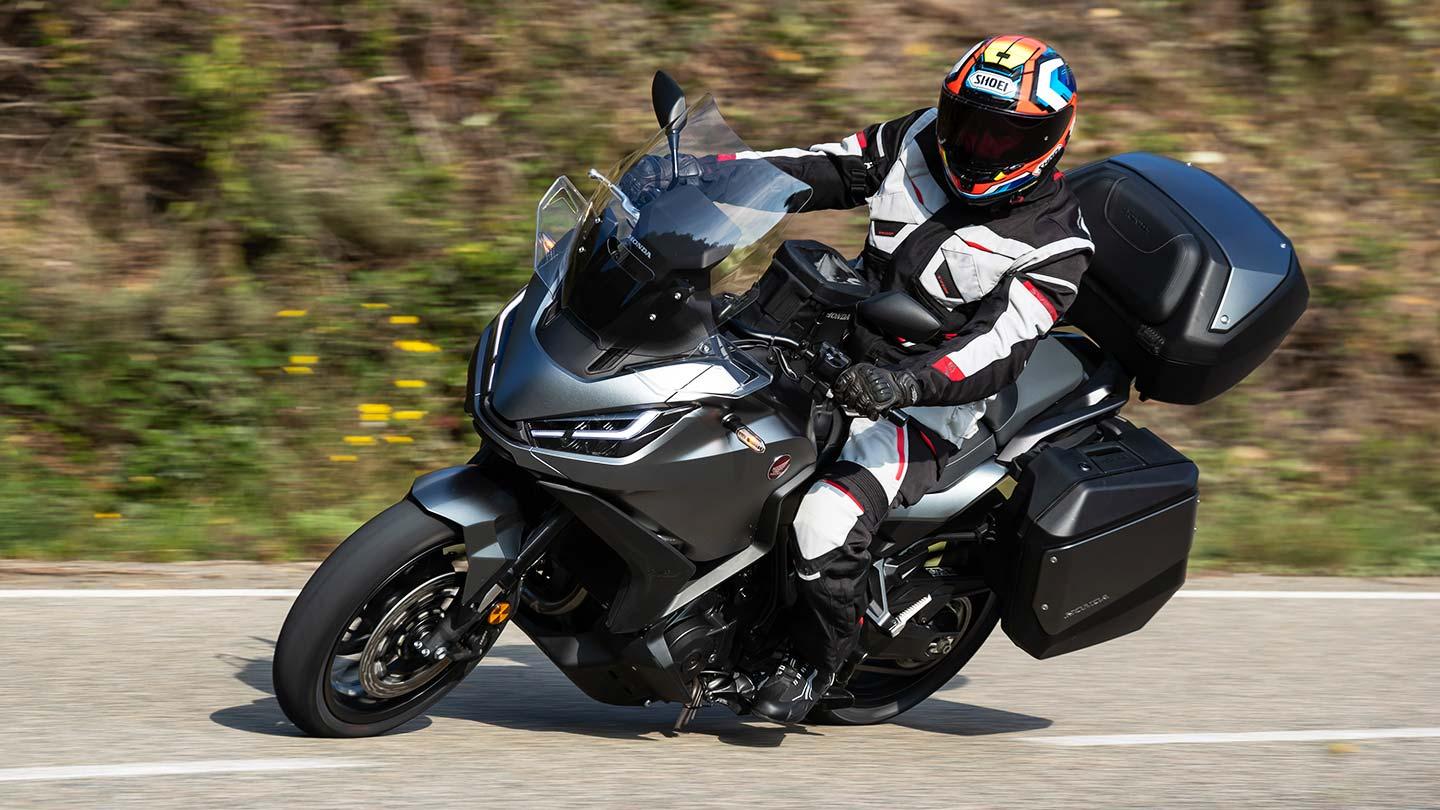 Koeajo: Honda NT 1100 DCT on mukava matkailija