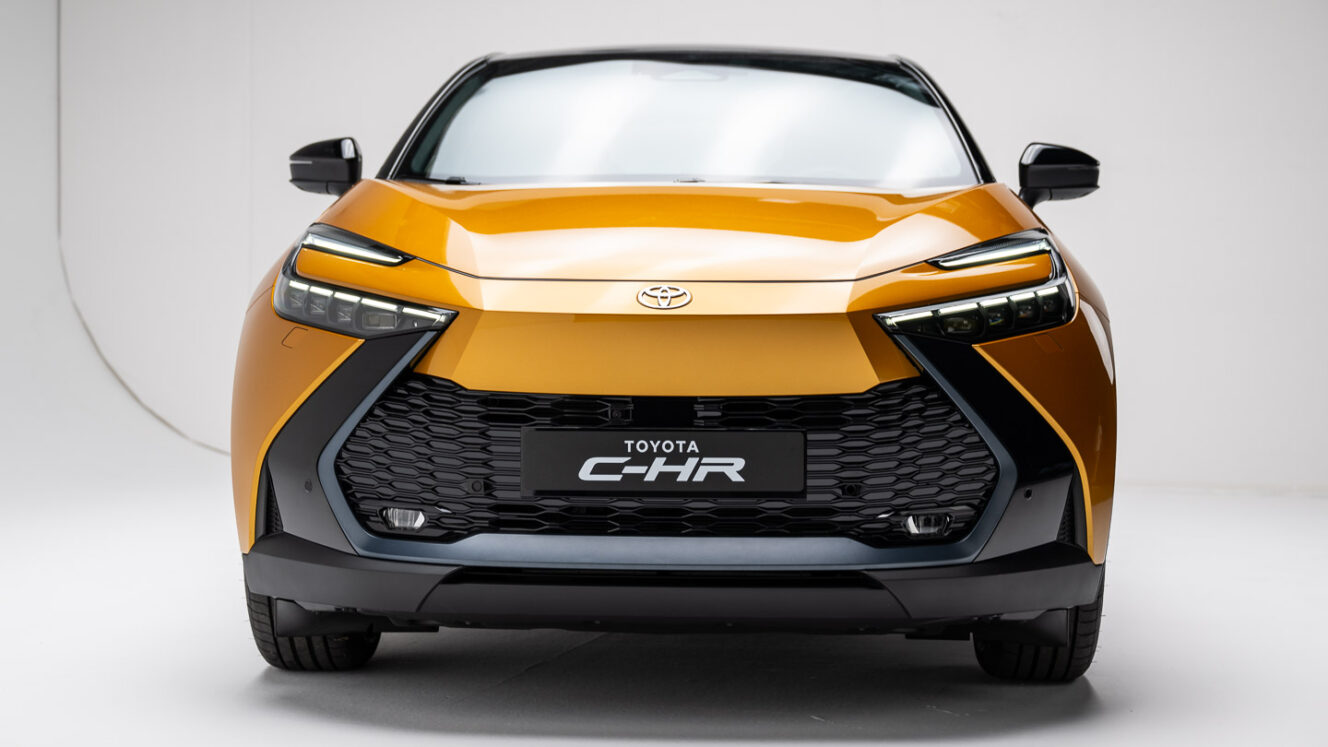 Koeistuttu: uusi Toyota C-HR saa trendikkäästi lataushybridioption