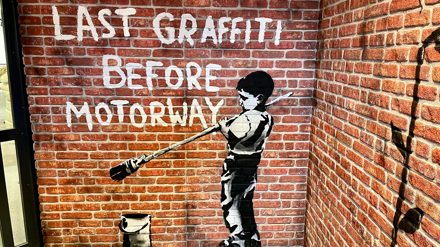 Salaperäinen Banksy – pop-taide yllättää Tukholmassa ja Tallinnassa!