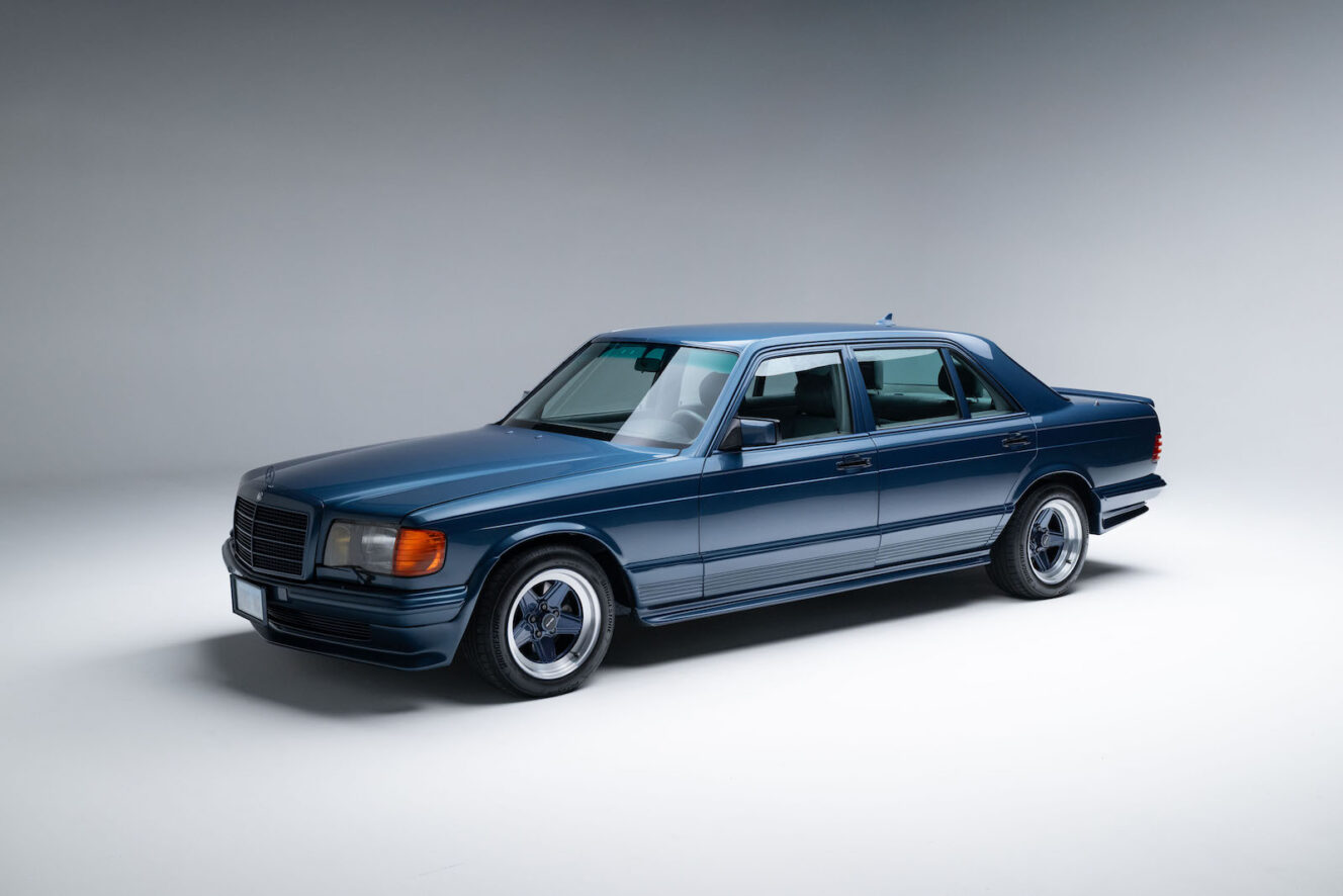 Huutokauppahelmet: Mercedes-Benz 500 SEL AMG "Blueberry"