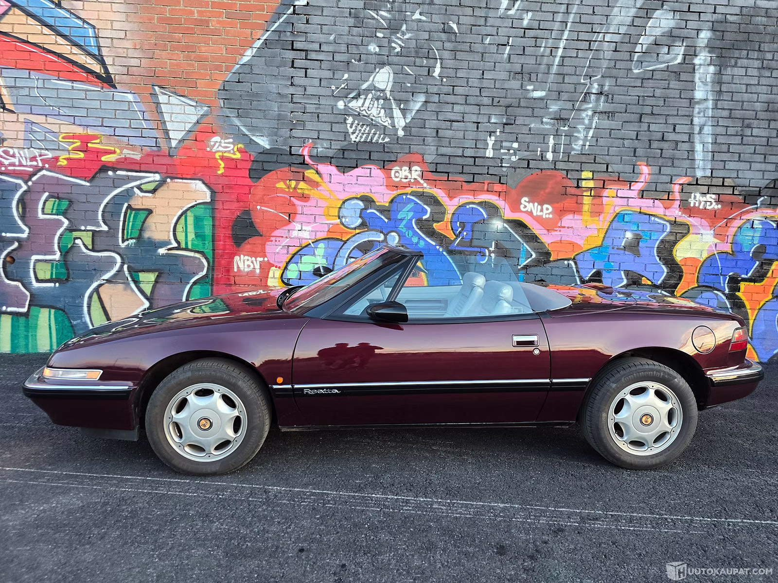 Huutokauppahelmet: Buick Reatta